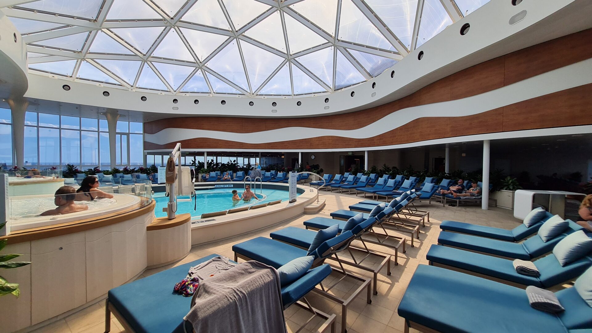 Beyond: conheça o navio luxuoso da Celebrity - Viajar pelo Mundo